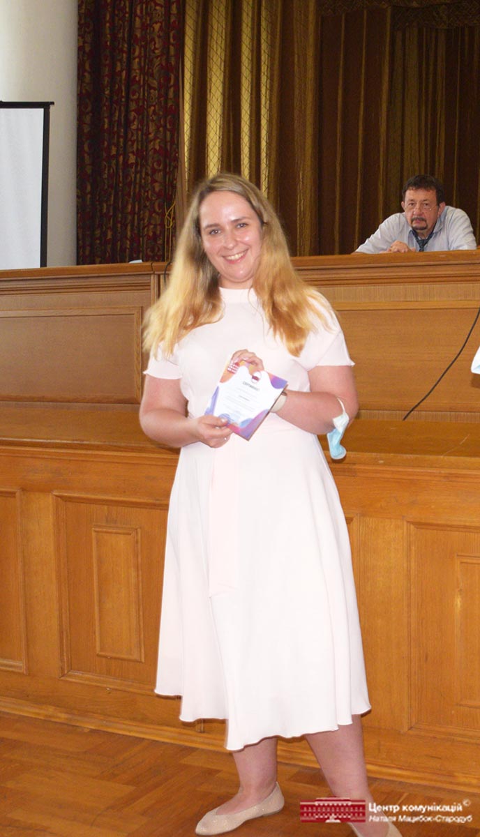 Новини: Вручення сертифікатів успішним учасникам проєкту KNU Teach Week 2