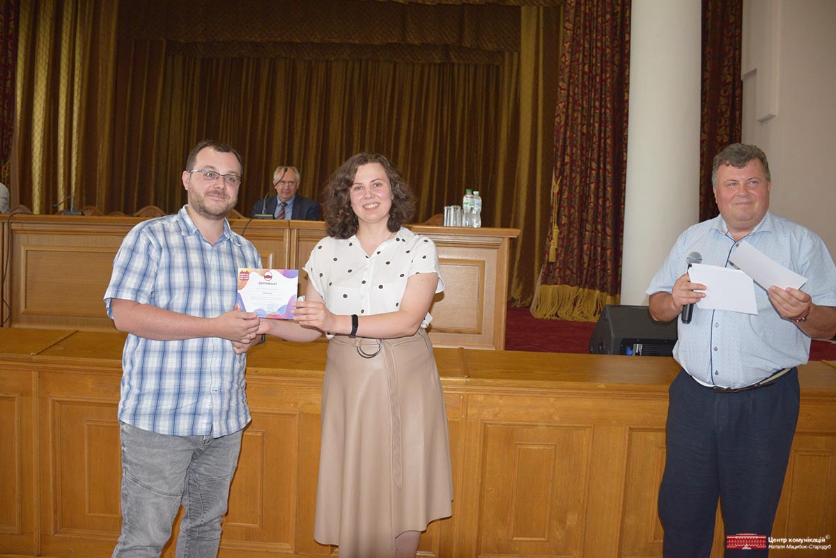 Новини: Вручення сертифікатів успішним учасникам проєкту KNU Teach Week 2